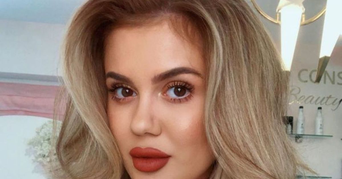 Emily face furori pe internet. Cine s-a îndrăgostit de fosta asistentă ...