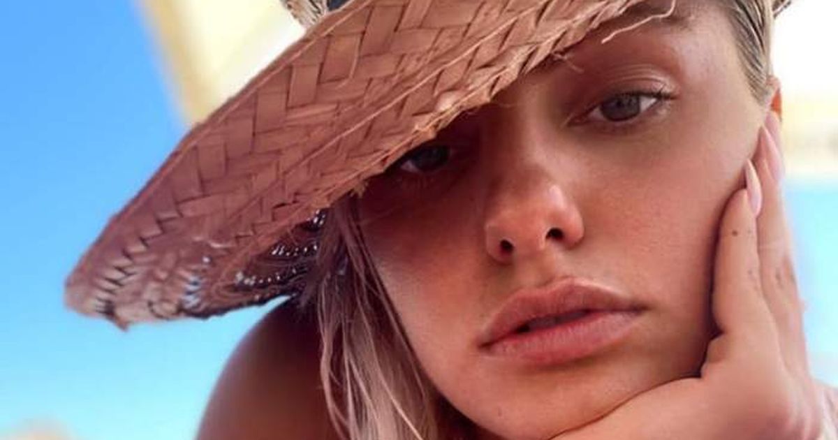 E frumoasă! De deșteaptă, e deșteaptă! Ce studii are Alexandra Stan ...