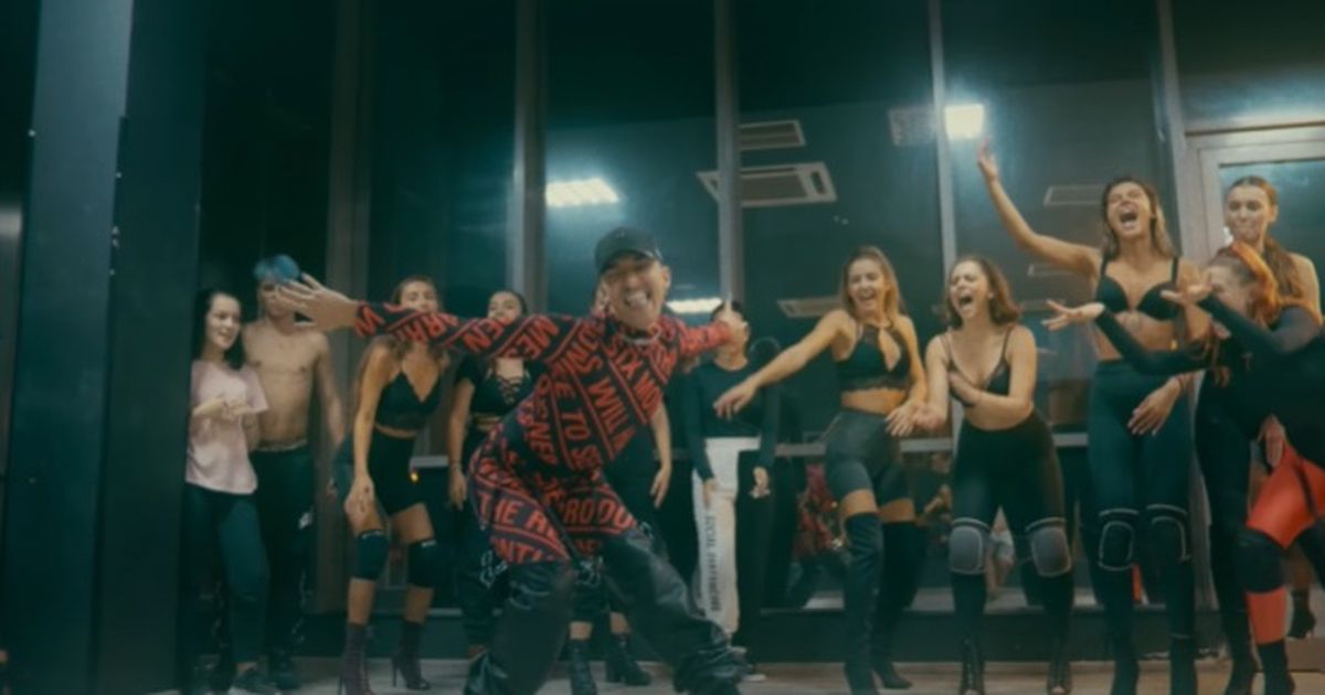 VIDEO - Emil Rengle lovește din nou! Dansatorul face furori cu coregrafia realizată pe noua ...