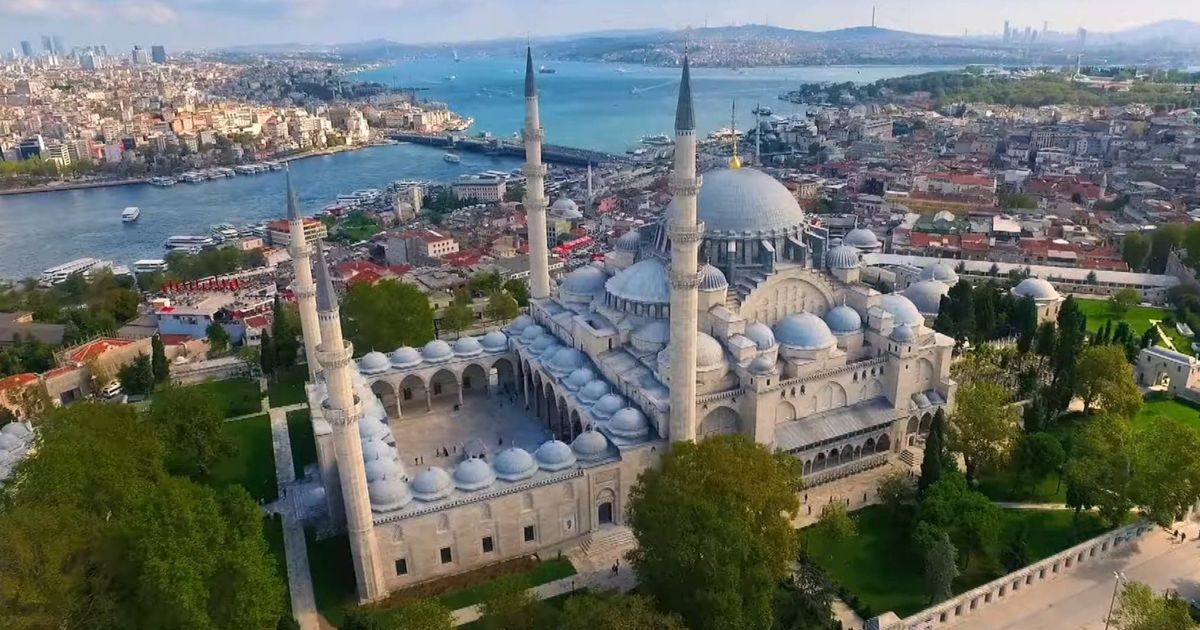 Primele imagini de la emisiunea Burlacul 2021! Andi Constantin și ...