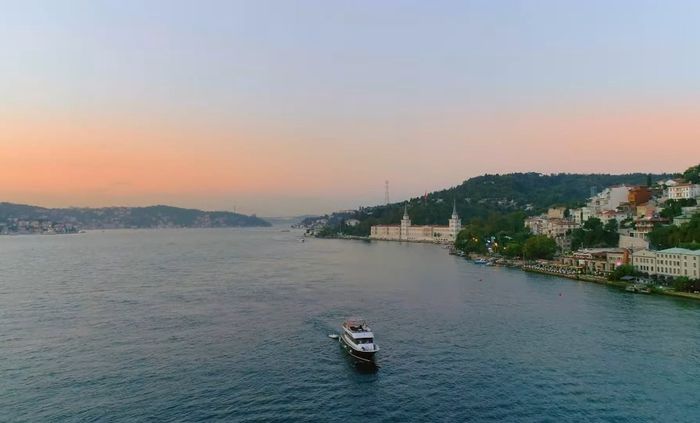 Primele imagini de la emisiunea Burlacul 2021! Andi Constantin și ...