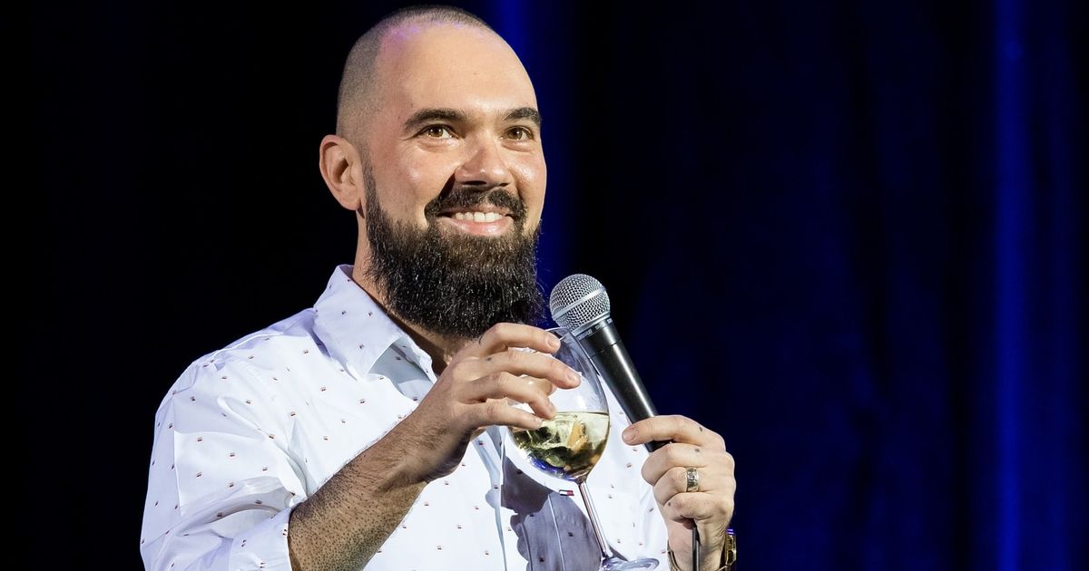 Cine este Teo, juratul de la Stand-Up Revolution. Claudiu Teohari ...