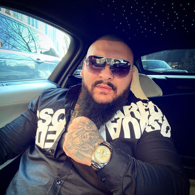 Dani Mocanu, surprins în studioul de înregistrări! Vali Vijelie îl ...