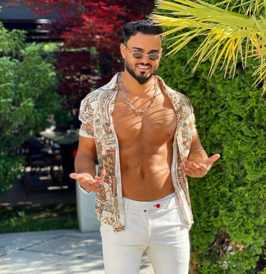 Fanilor nu le-a venit să creadă! Locul inedit în care Jador și-a ...