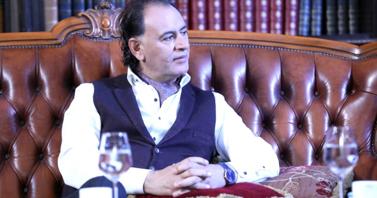 Cine sunt copiii lui Mohammad Murad. Una dintre cele două fete studiază ...