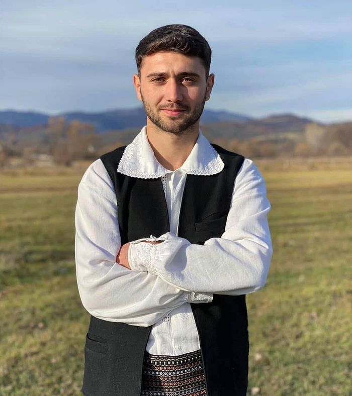 EXCLUSIV. Ieri fotbalist, astăzi artist! Cosmin Bîrlan, tânărul care ...