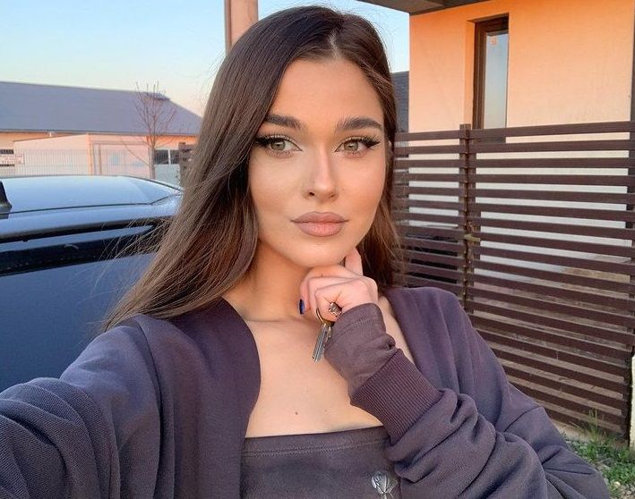 Theo Rose a luat o decizie radicală în legătură cu părul ei! Artista a ajuns la capătul ...