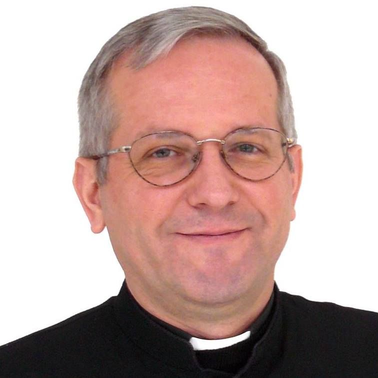 EXCLUSIV! Mii de botezuri ale unui preot catolic au fost invalidate din ...