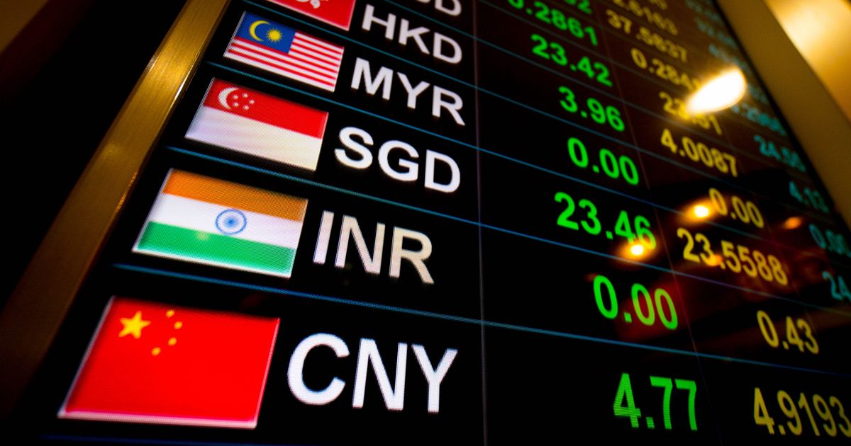 Curs valutar BNR, vineri, 25 martie 2022. Cât costă astăzi rubla ...