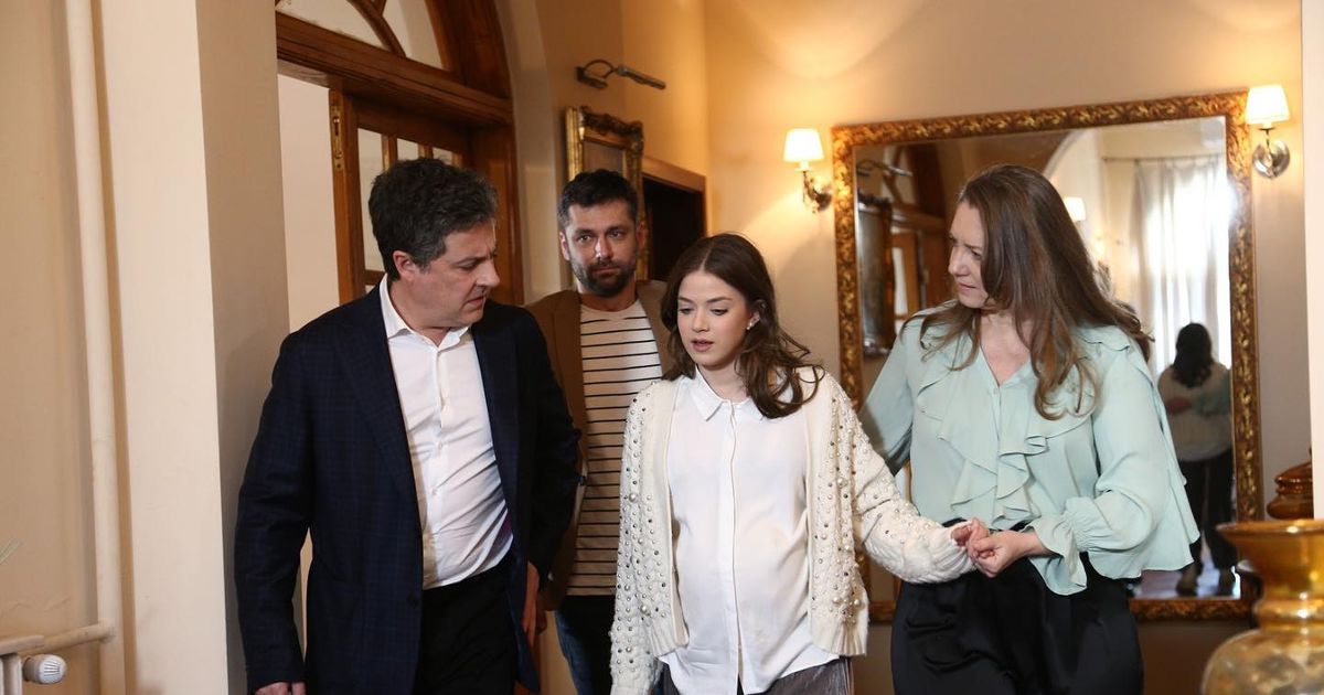 Serialul Adela, episodul de joi, 14 aprilie 2022. Andreea îi fură ...