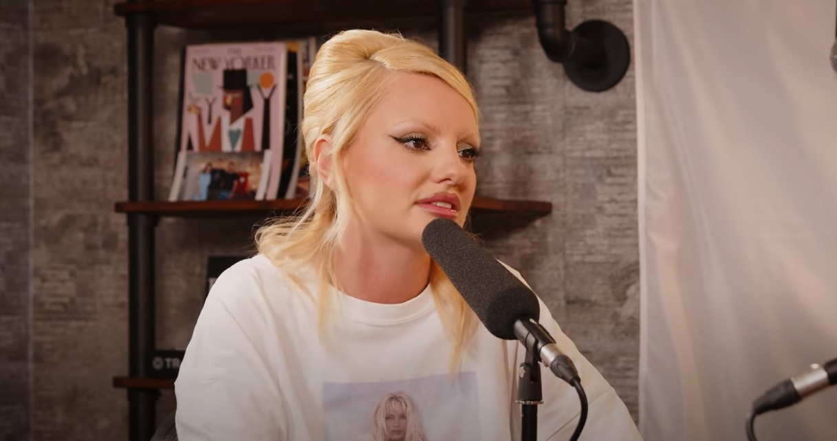 „Cea mai frumoasă cântăreață din lume” Alexandra Stan, goală pușcă pe ...