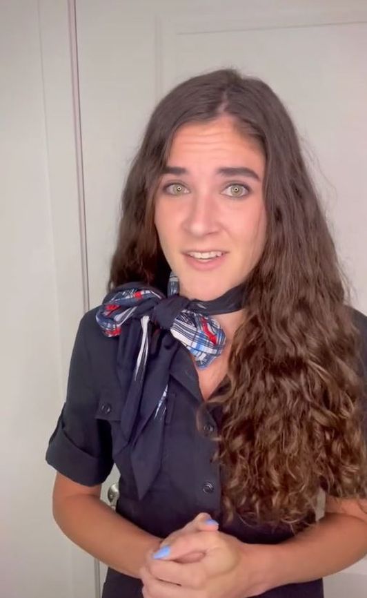 De ce nu e indicat să bei ceai și cafea în avion? O însoțitoare de zbor ...