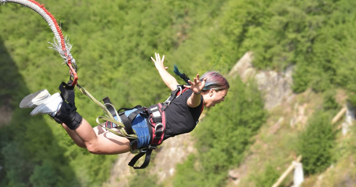 Locuri unde poți face bungee jumping în România - WOWbiz.ro
