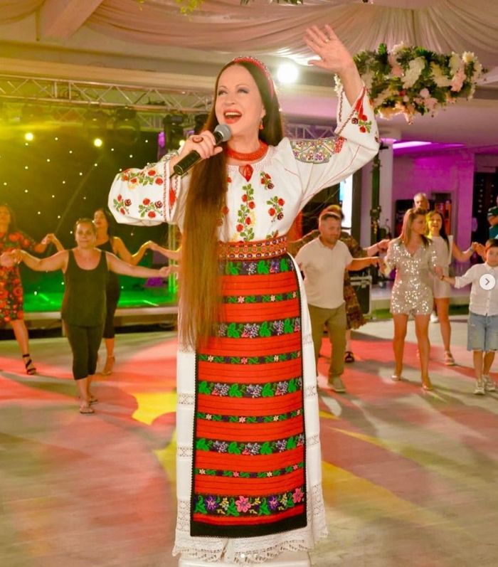 Maria Dragomiroiu, după ce a fost în turneu cu Bogdan de la Ploiești ...