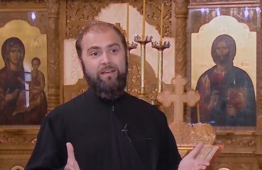 Preotul care demonstrează că încă există bunătate în lume! Mihail este ...