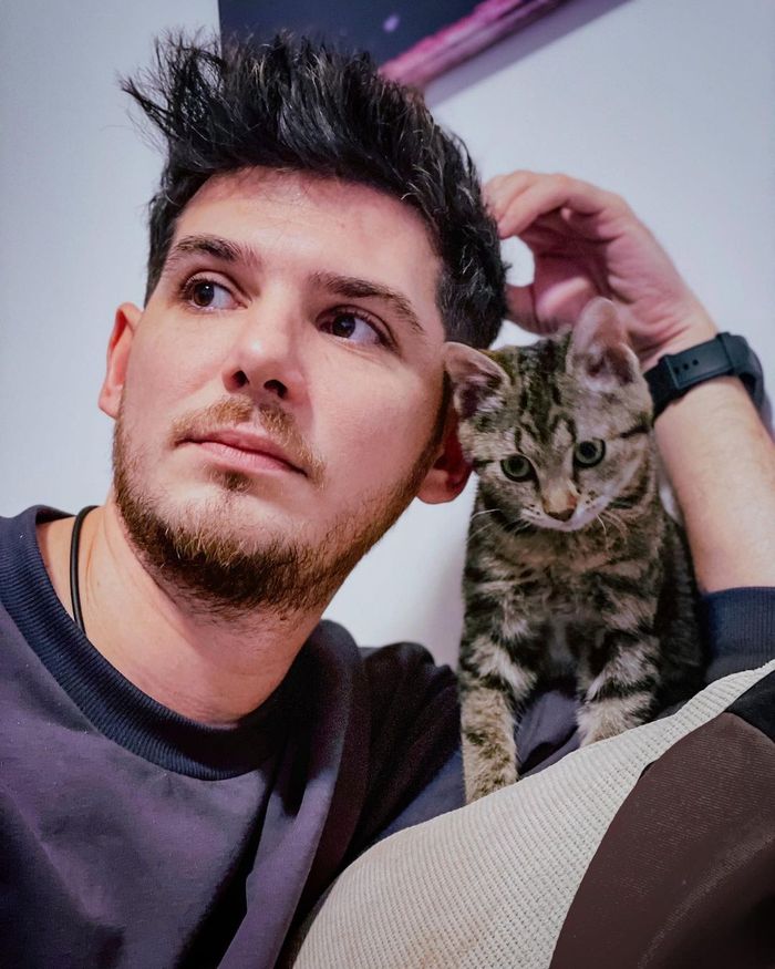 Cuza Biografie: Vârstă, înălțime, studii, carieră, familie. Află totul ...