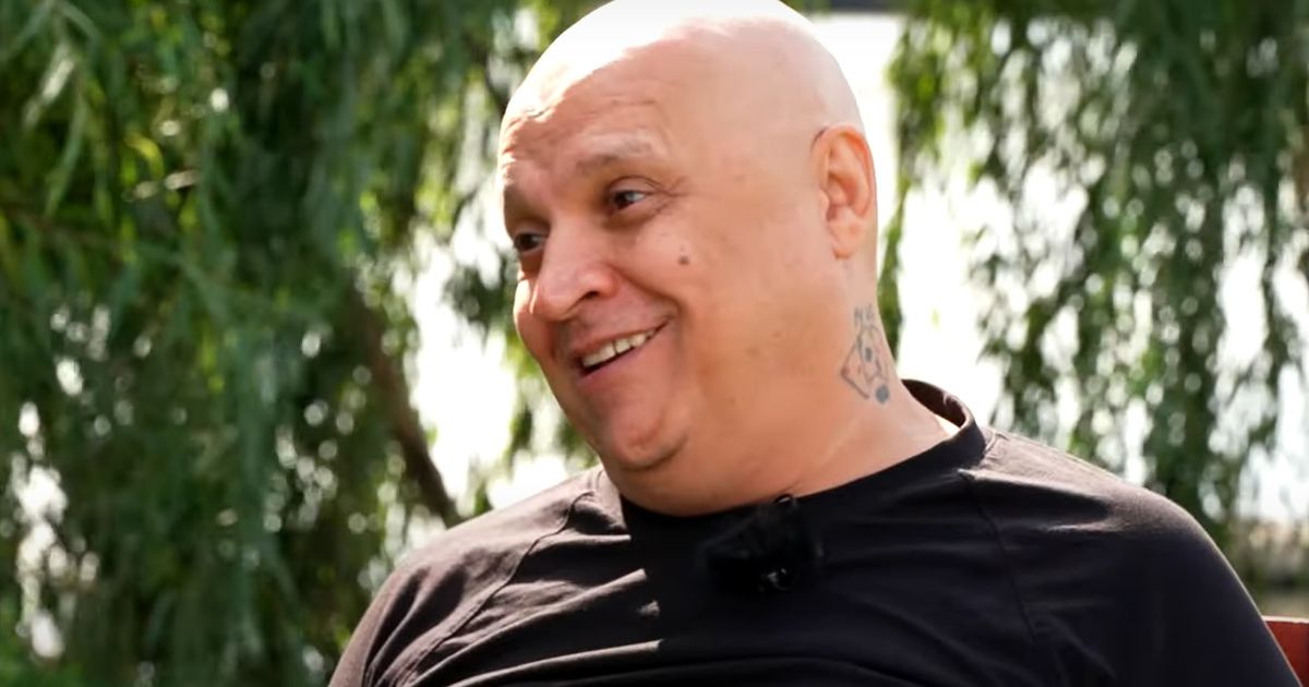 În trecut ar fi jucat toți banii, dar acum s-a învățat minte. Ce ar ...