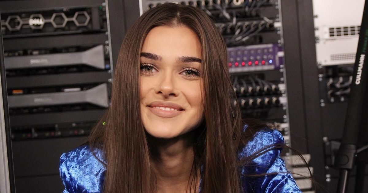 Biografie Theo Rose. Vârstă, copilărie, carieră, familie, iubit - WOWBiz