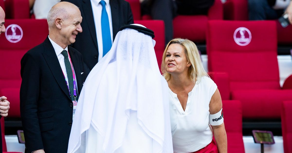 Ministrul german de interne al Germaniei, a purtat banderola „One Love ...