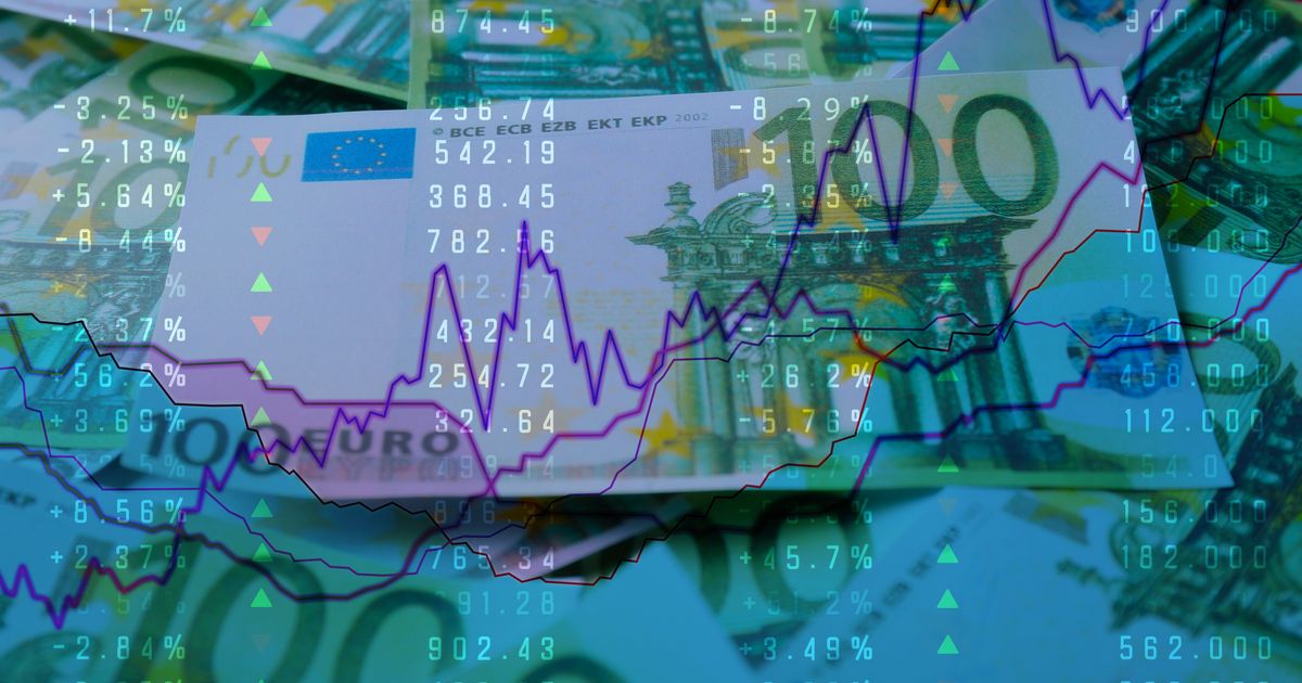 Curs valutar BNR, luni, 12 decembrie 2022. Cât costă astăzi un EURO, un DOLAR, dar și un FRANC ...