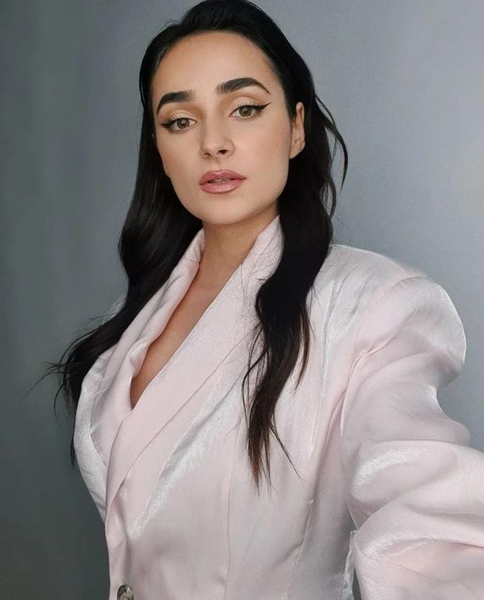 Eneli, o artistă care reușește să transmită emoții la orice pas! A ...