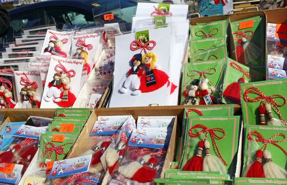 Mărțișorul în alte țări. Vezi unde se păstrează această tradiție pe 1 ...