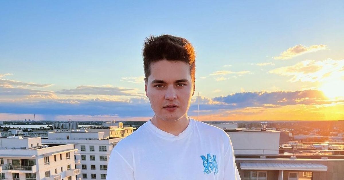 Cine este Selly. Biografie: vârstă, studii, carieră. Află care este ...