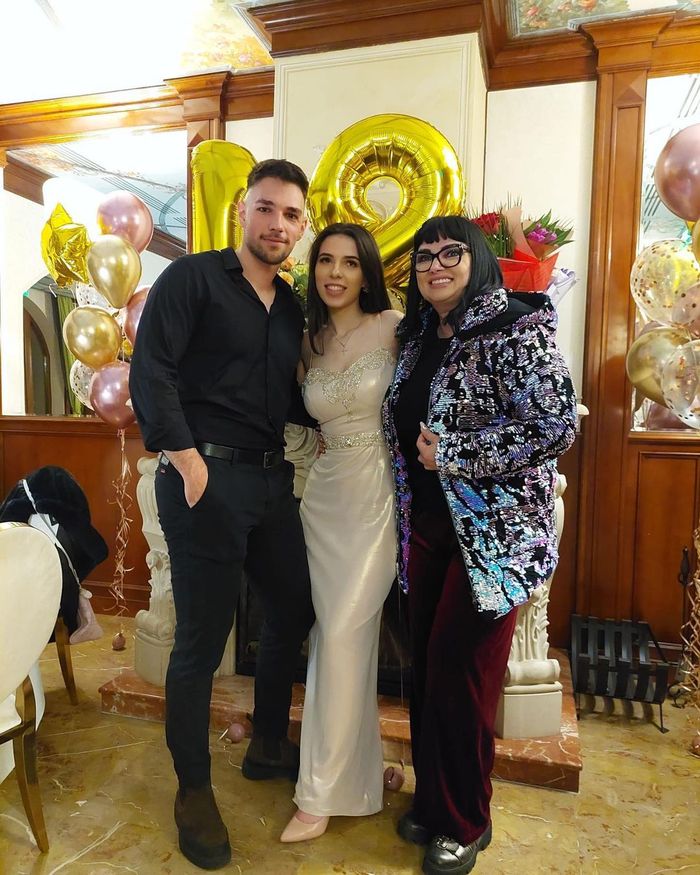 Biografie Ozana Barabancea: vârstă, studii și familie. Câți copii are artista - WOWBiz