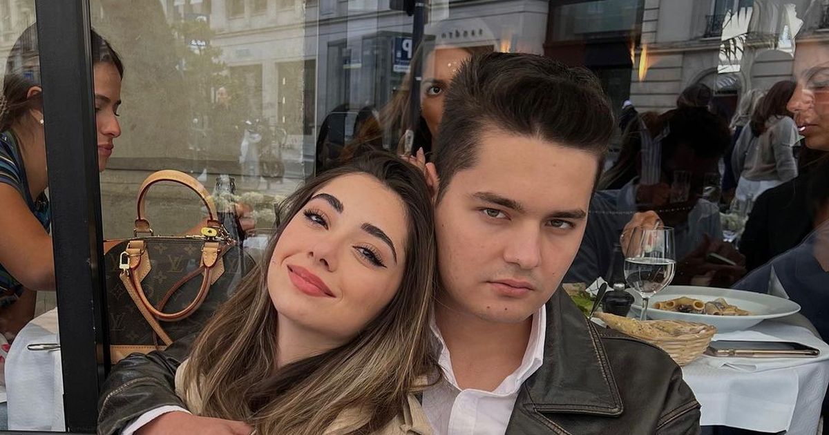 Selly i-a propus iubitei sale să-și facă cont pe un site pentru adulți ...