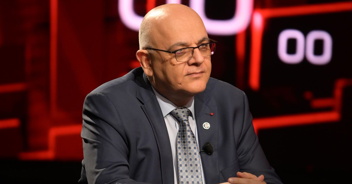 Raed Arafat, invitatul ediției de duminică, la “40 de întrebări cu ...