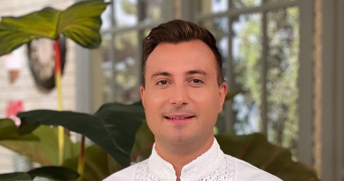 Cine este Valentin Sanfira. Biografie: Vârstă, studii, carieră, familie ...