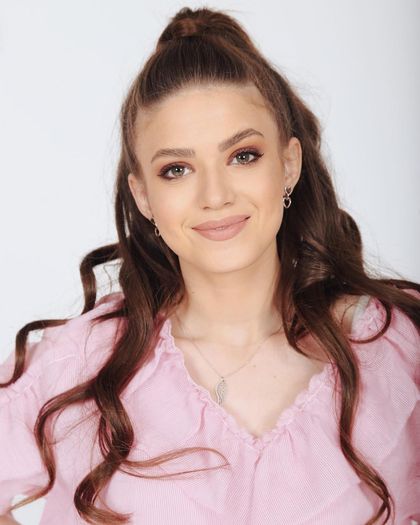 Cine este Mara Oprea. Biografie: vârstă, studii, carieră. Află totul ...