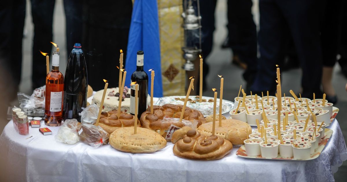 Ce se împarte la parastasul de 3 luni, 6, luni, 9 luni și 1 an. Vezi ce ...
