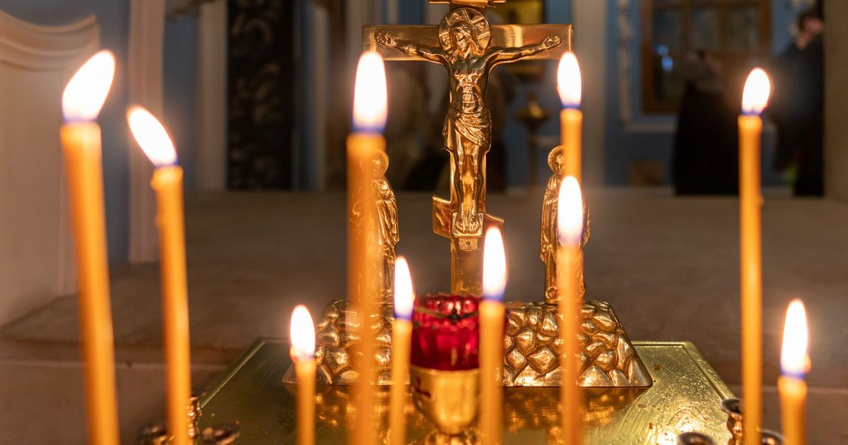 Calendar Ortodox Vineri, 26 mai 2023. Sfinții Apostoli Carp și Alfeu ...
