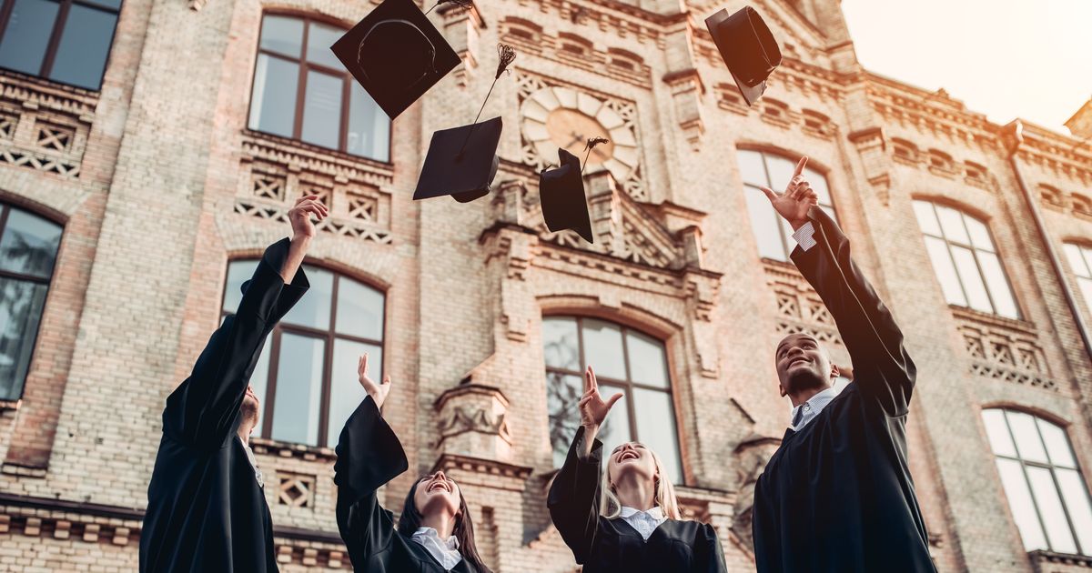 Mesaje și urări pentru absolvenții de liceu. Cele mai frumoase ...