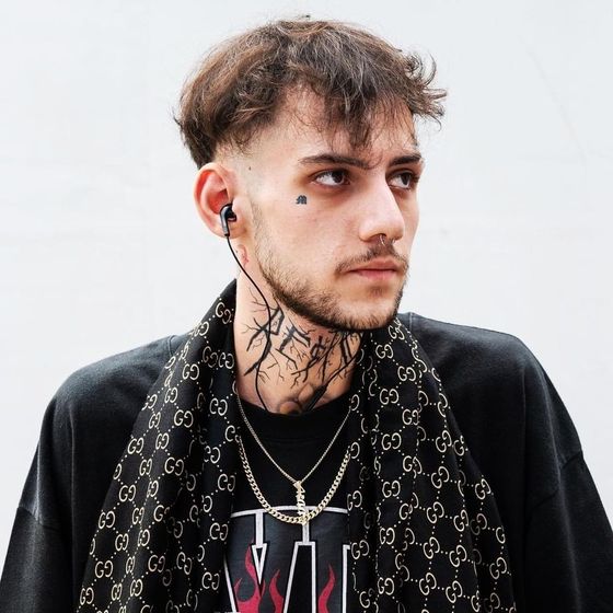 Cântărețul Rava face praf mințile copiilor cu poveștile groaznice ...