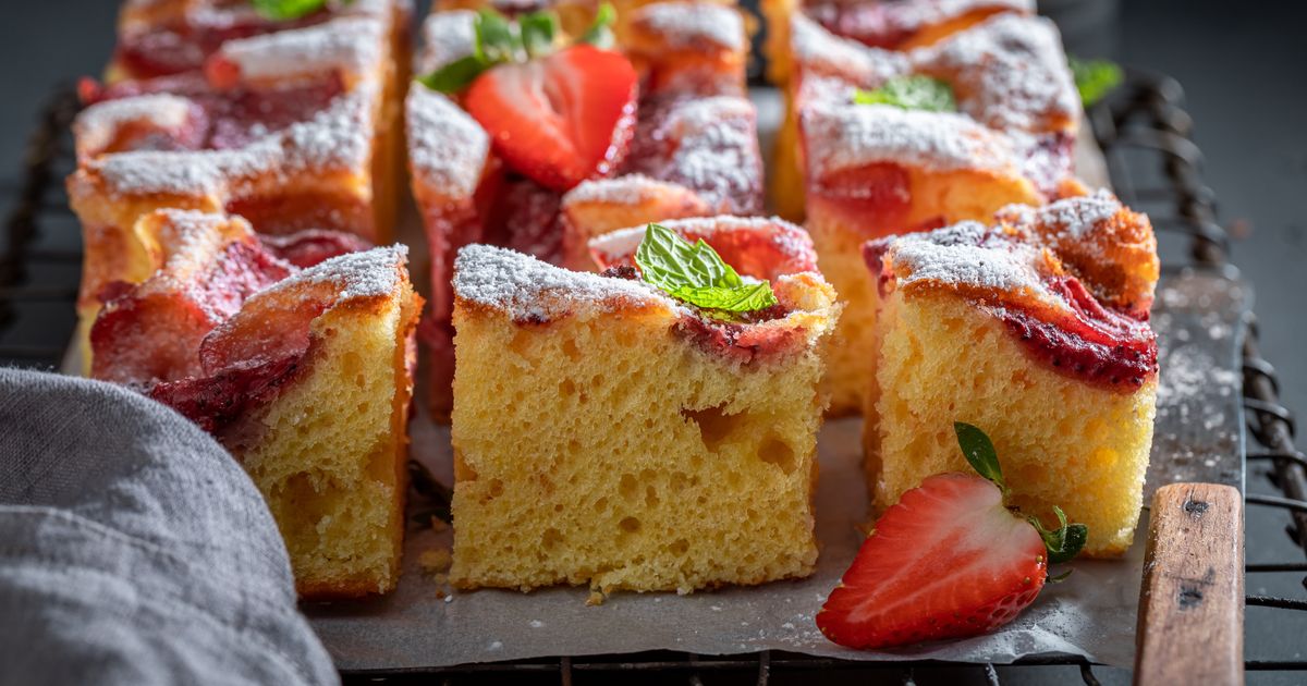 Rețetă simplă de pandișpan cu căpșuni. Desertul ideal în zilele de vară ...