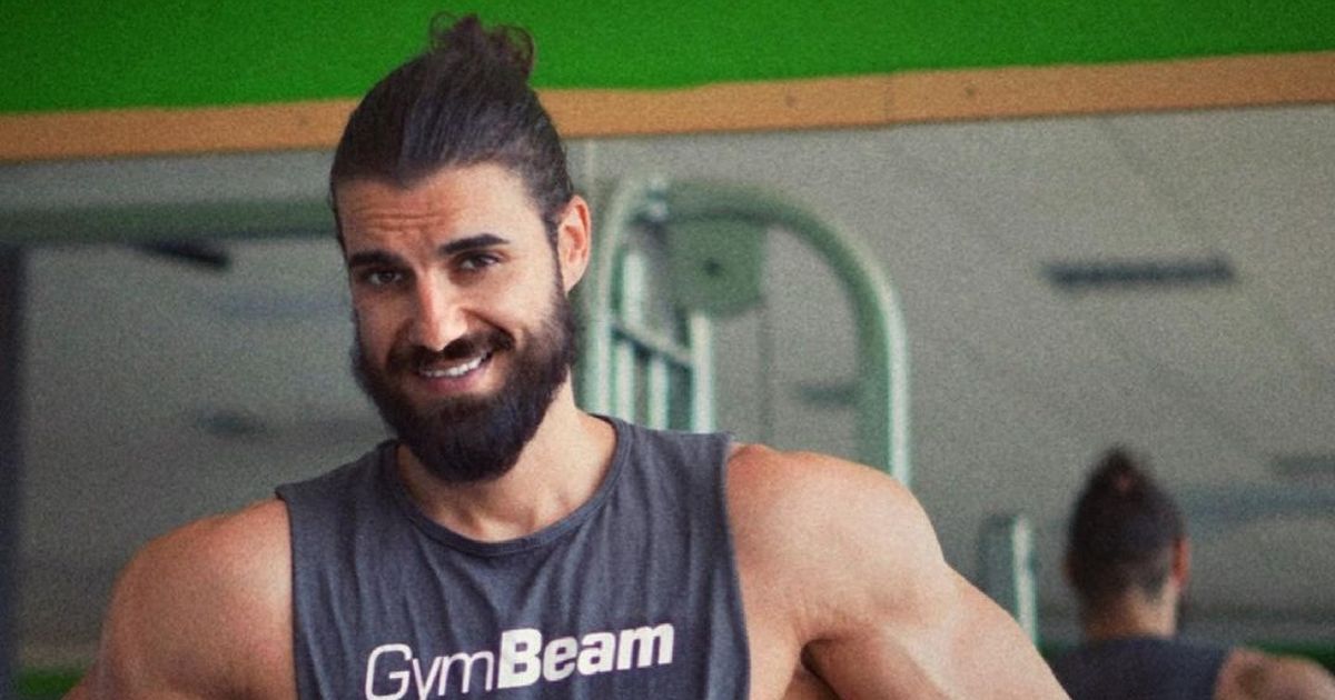 Cine este și cu ce se ocupă Andi Constantin. „Burlacul” a luptat recent ...