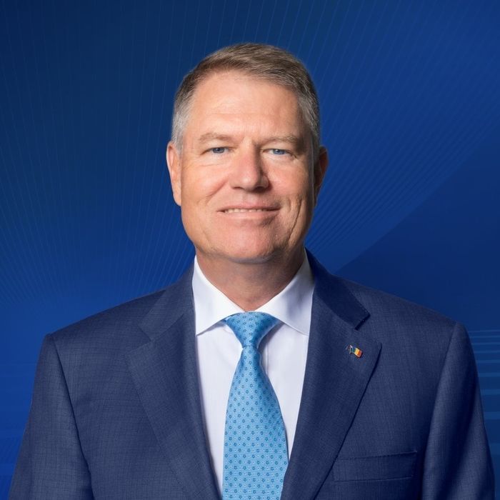 Cine este Klaus Iohannis? Biografie: vârstă, studii, familie și viața ...