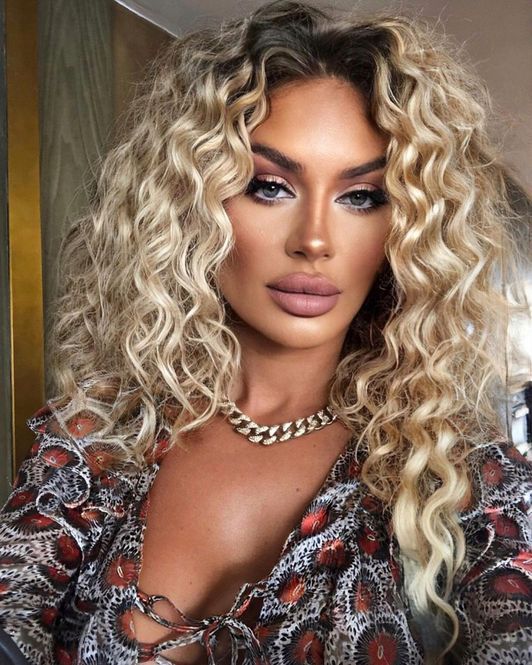 Cine este Livia Marinescu de la Insula iubirii 2023. Ispita a apărut în clipuri alături de ...