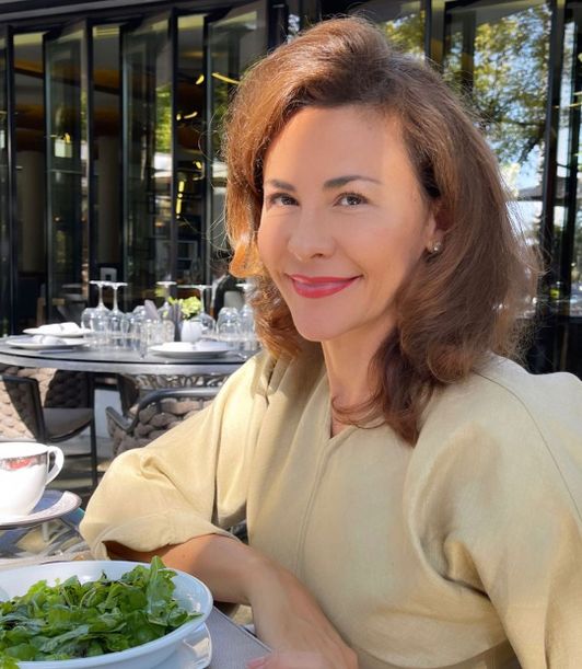 Cine este Adina Alberts. Biografie: vârstă, studii, carieră, familie ...