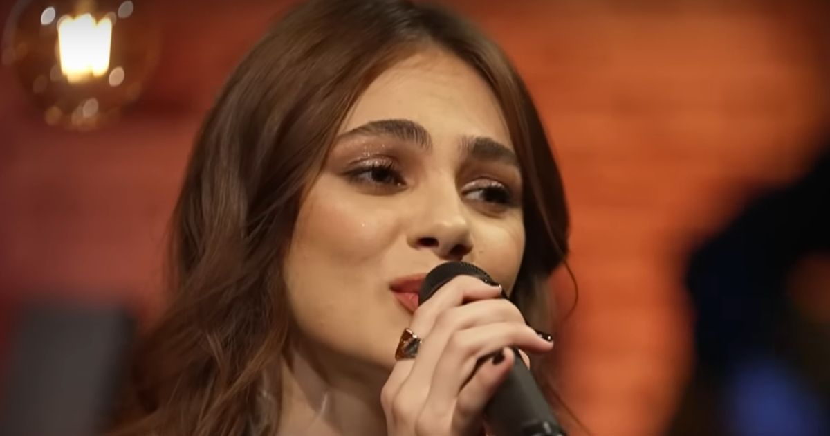 Alexia face furori cu piesa "Interstelar", dar nu multă lume știe cum s ...