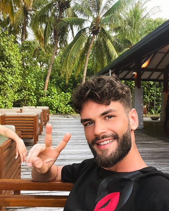 Cine este Edward Sanda? Biografie: vârstă, studii, carieră, familie ...