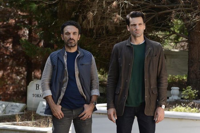 Cine sunt protagoniștii serialului turcesc „Secrete de familie”. Vezi ...