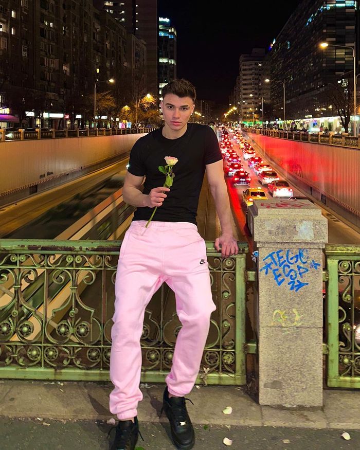 Cine este Denis Iuga de la Love Island 2023. Concurentul își dorește o ...