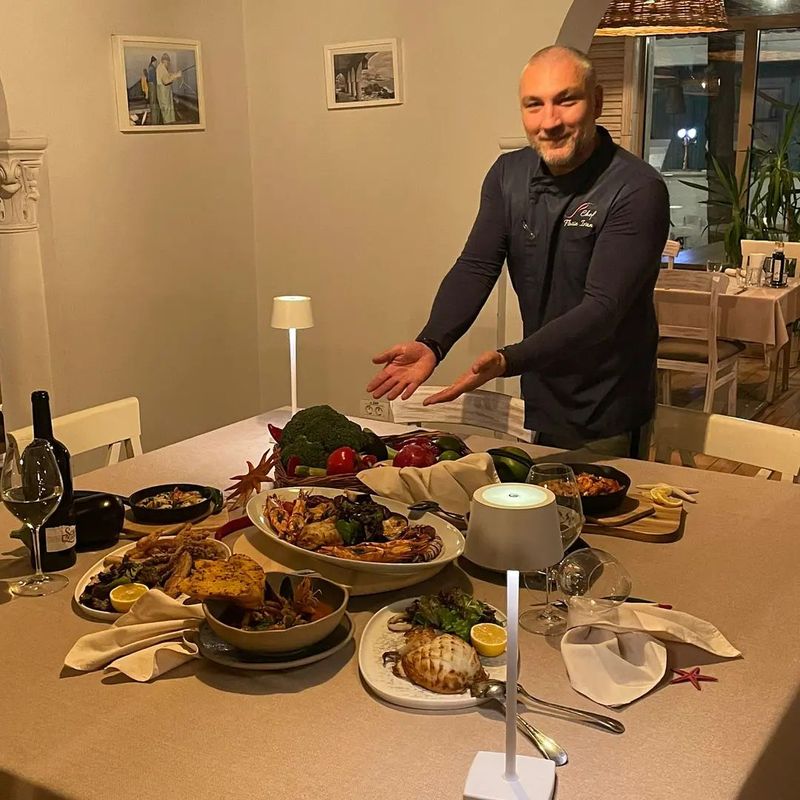 Cine este Florin Ivan Bărbatul a învățat să gătească de la o vârstă ...