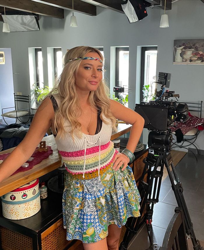 Laura Cosoi revine pe micile ecrane în cadrul unui serial de comedie ...