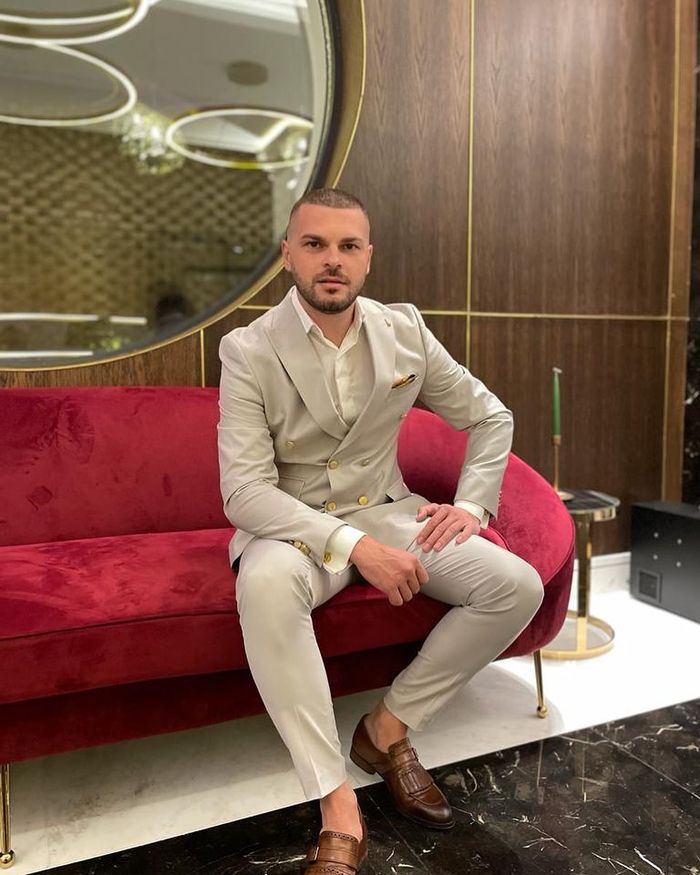 „Au vrut să ne bată” Soțul Mariei Constantin s-a trezit cu hoții peste ...