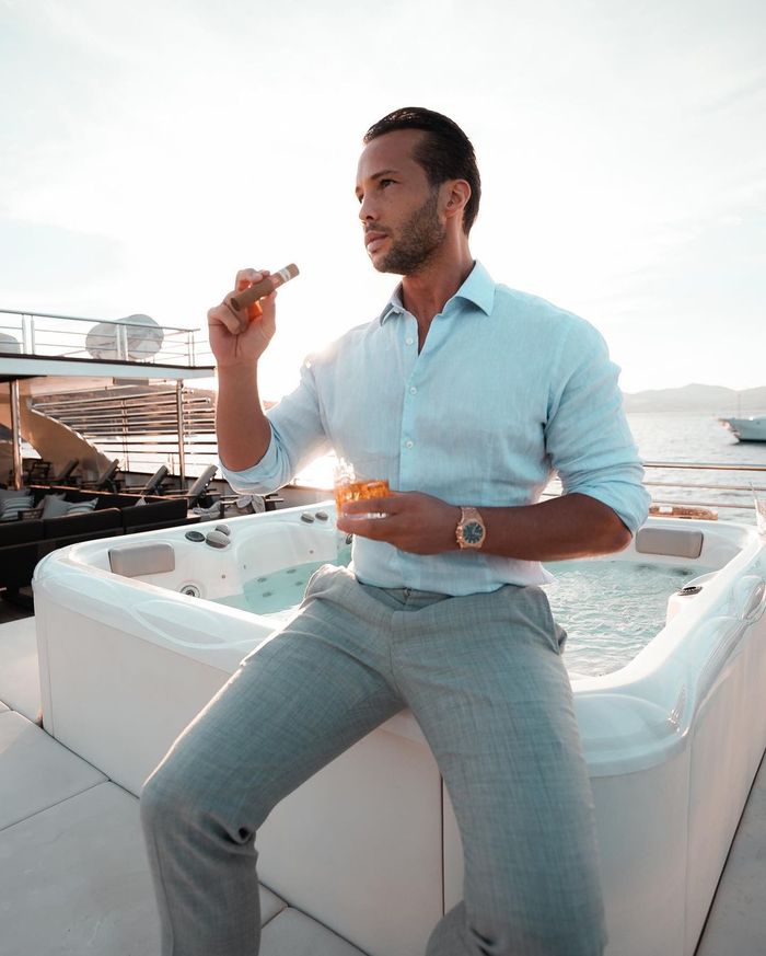 Cine este Tristan Tate? Biografie: vârstă, studii. carieră. Milionarul ...