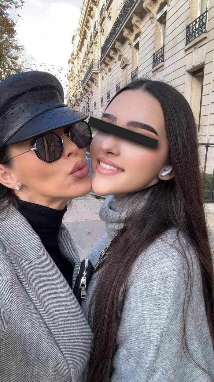 „Împreună” Denisa Nechifor, vacanță de vis la Paris! Cine este persoana ...